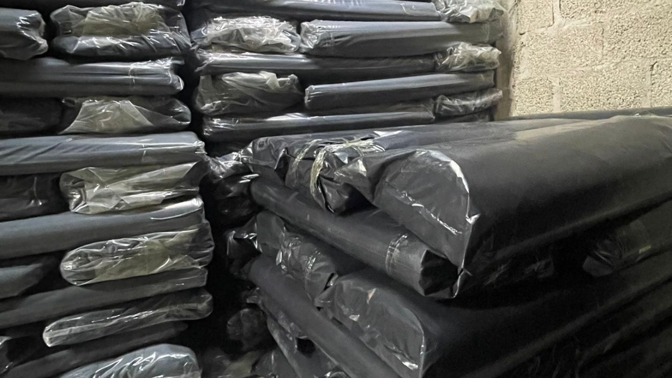 Bolsas negras de plástico: resistencia y versatilidad